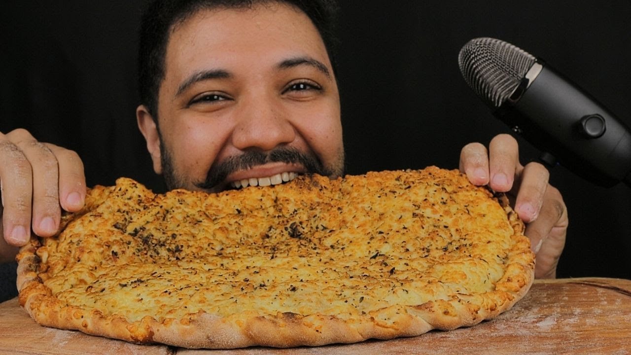ASMR COMIDA | COMENDO UM CALZONE GIGANTE *um sanduiche de pizza ...
