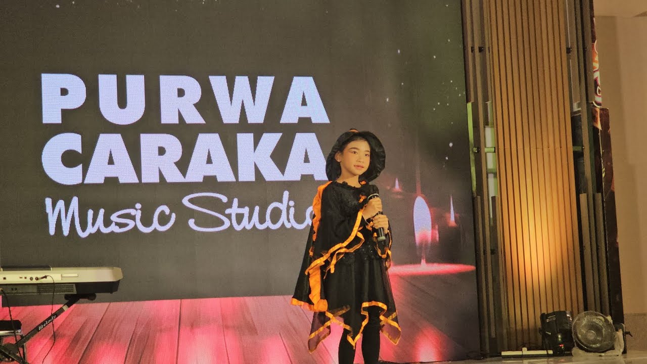 Salsa 1st Perform With Purwacaraka - YouTube