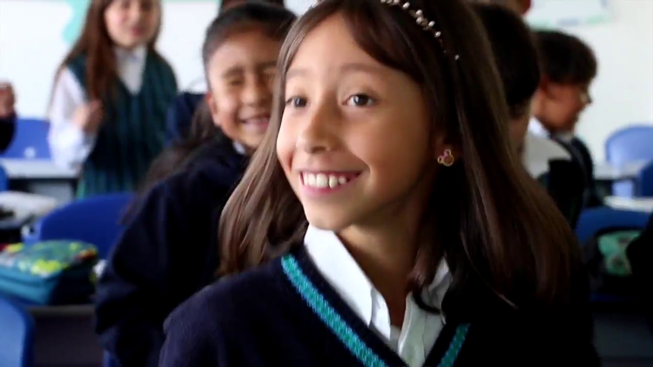 ¡Clases al estilo Gimnasio Los Arrayanes Bilingüe! - YouTube