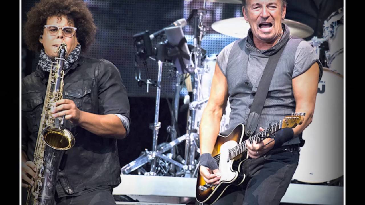 Bruce Springsteen -Dancing In The Dark Live San Siro 2016 - YouTube