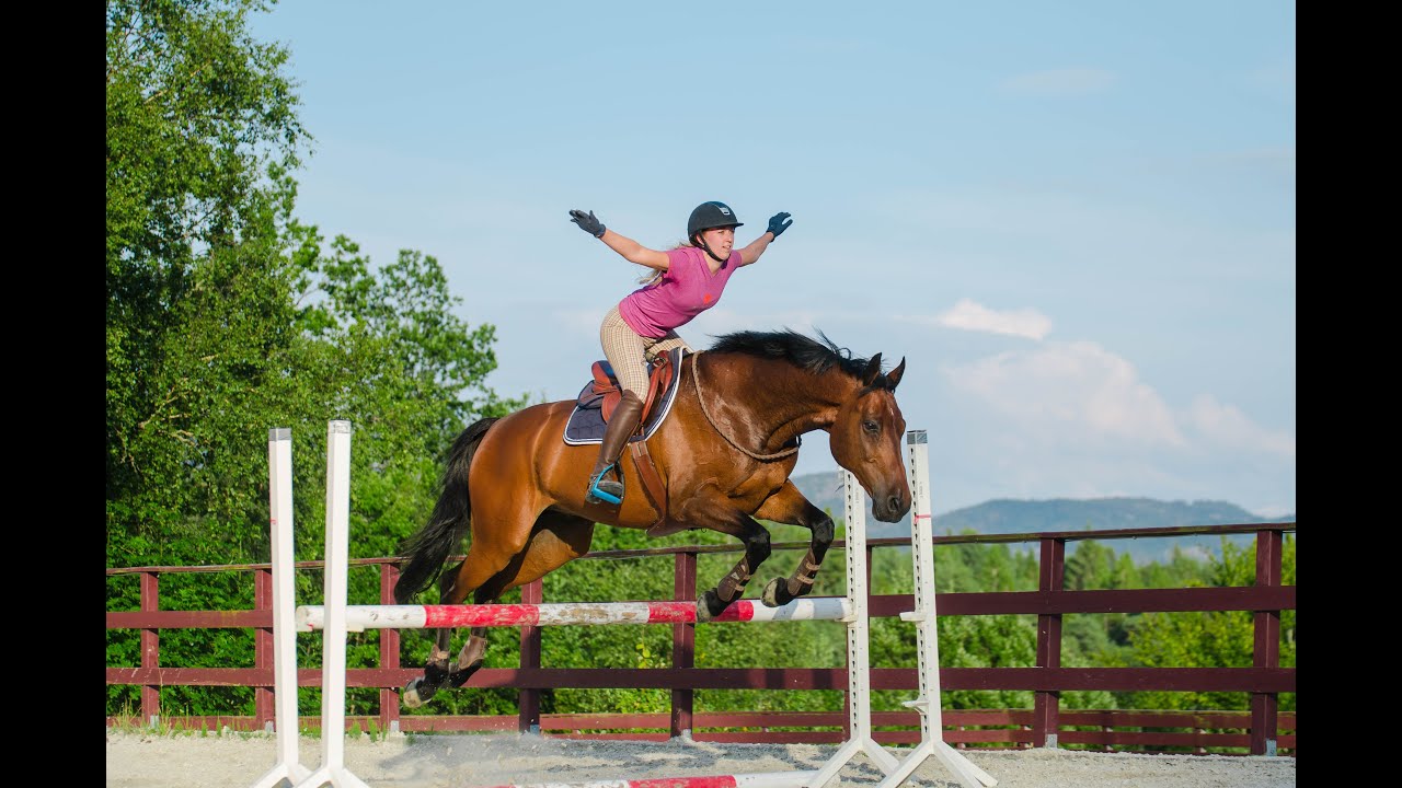 BENEDICTE & COSTA - tackless jumping - YouTube