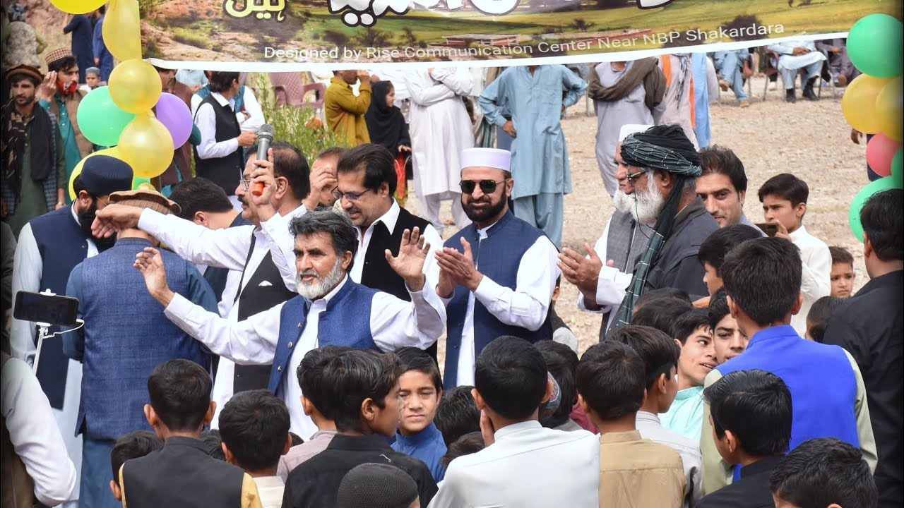 Khattak Traditional Dance enjoying in program Hum Mehman Hum Mezban ...