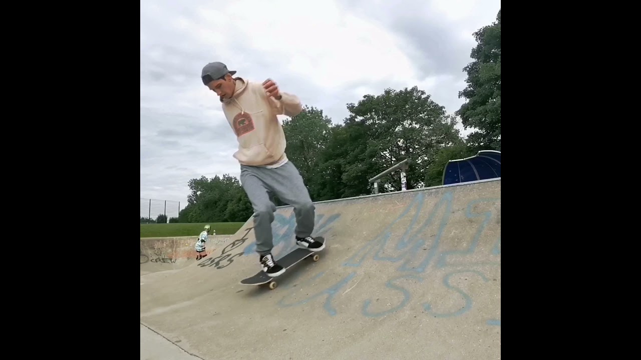 Micklefield skatepark - YouTube
