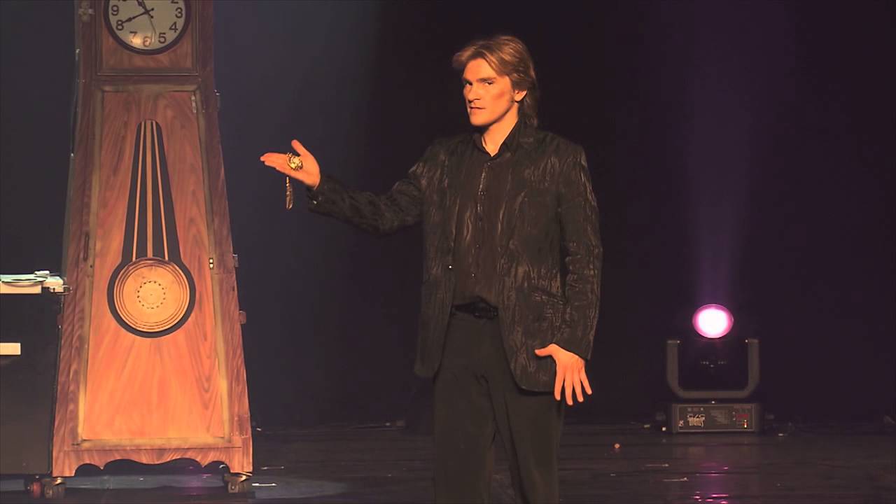 Alexis Hazard - Magique Show - YouTube