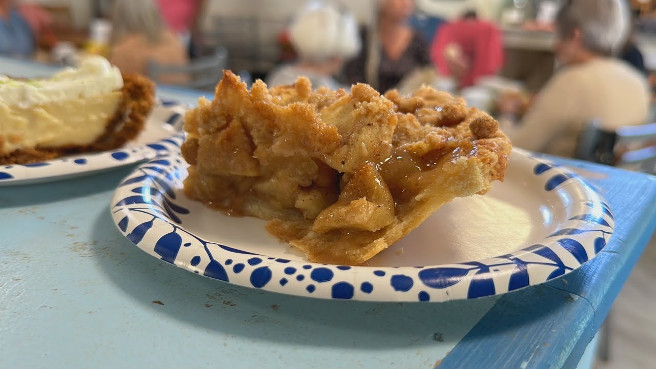 Hometown Eats: Woodruff's Pie Shop - YouTube