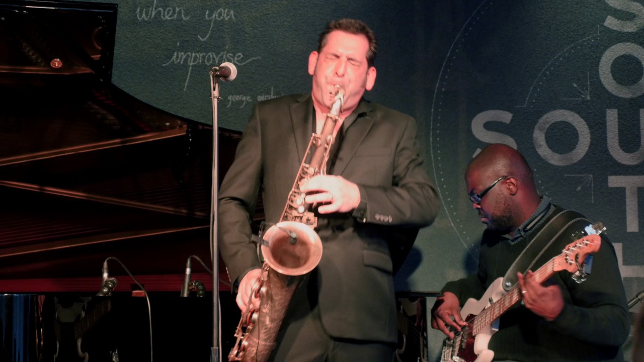 Steve Cole performing "Going In Circles" @ South - YouTube