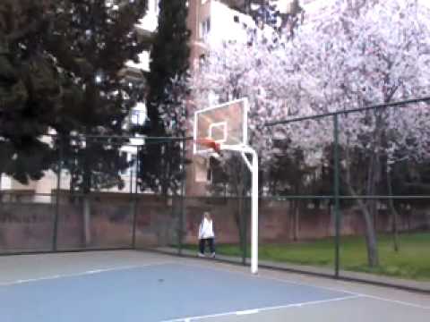 orta sahadan ters atış ve baskett :)