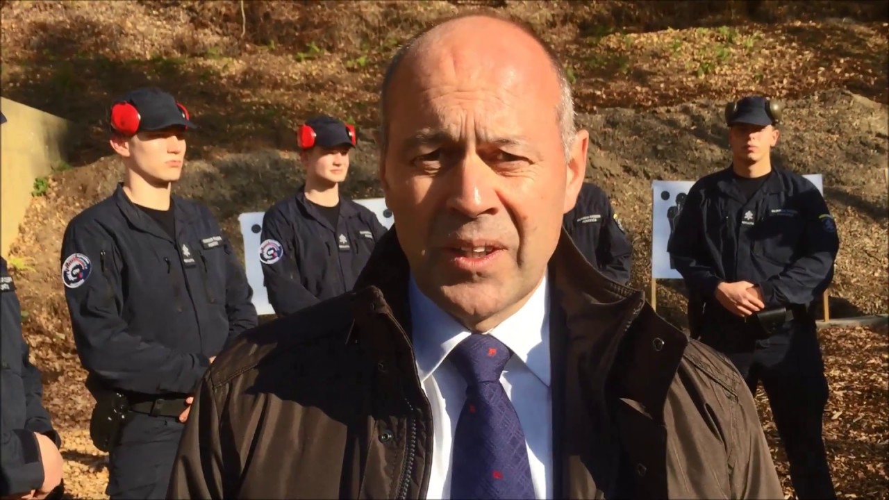 Christoph Graf, Kommandant Schweizergarde - YouTube