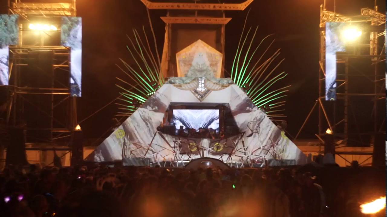 Camp Question Mark? Burning Man 2016, Trevor Kelly Set, Dumps on ...