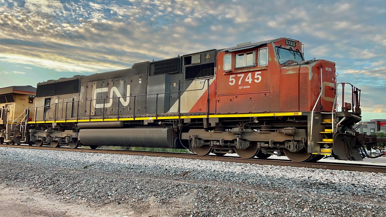 UP train at sunup, with CN SD75I, Queen Creek AZ 11-18-22 - YouTube