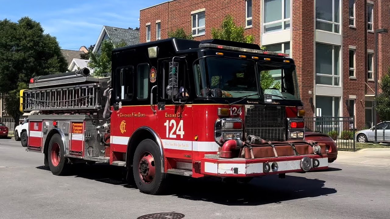 Chicago fire department Engine 124 responding - YouTube