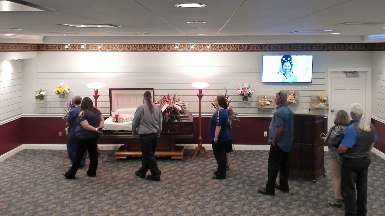 Ashlee Hudson Funeral - YouTube