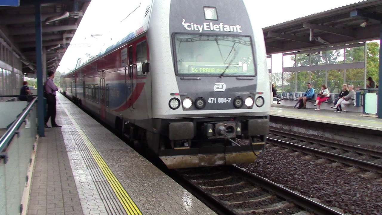 City Elefant přijíždí do Prahy Holešovice - YouTube