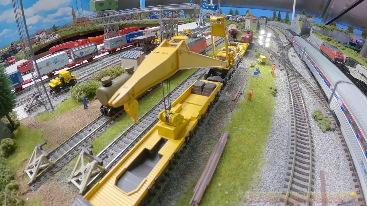 TRIX AMTRAK & SENATOR TRAIN - YouTube
