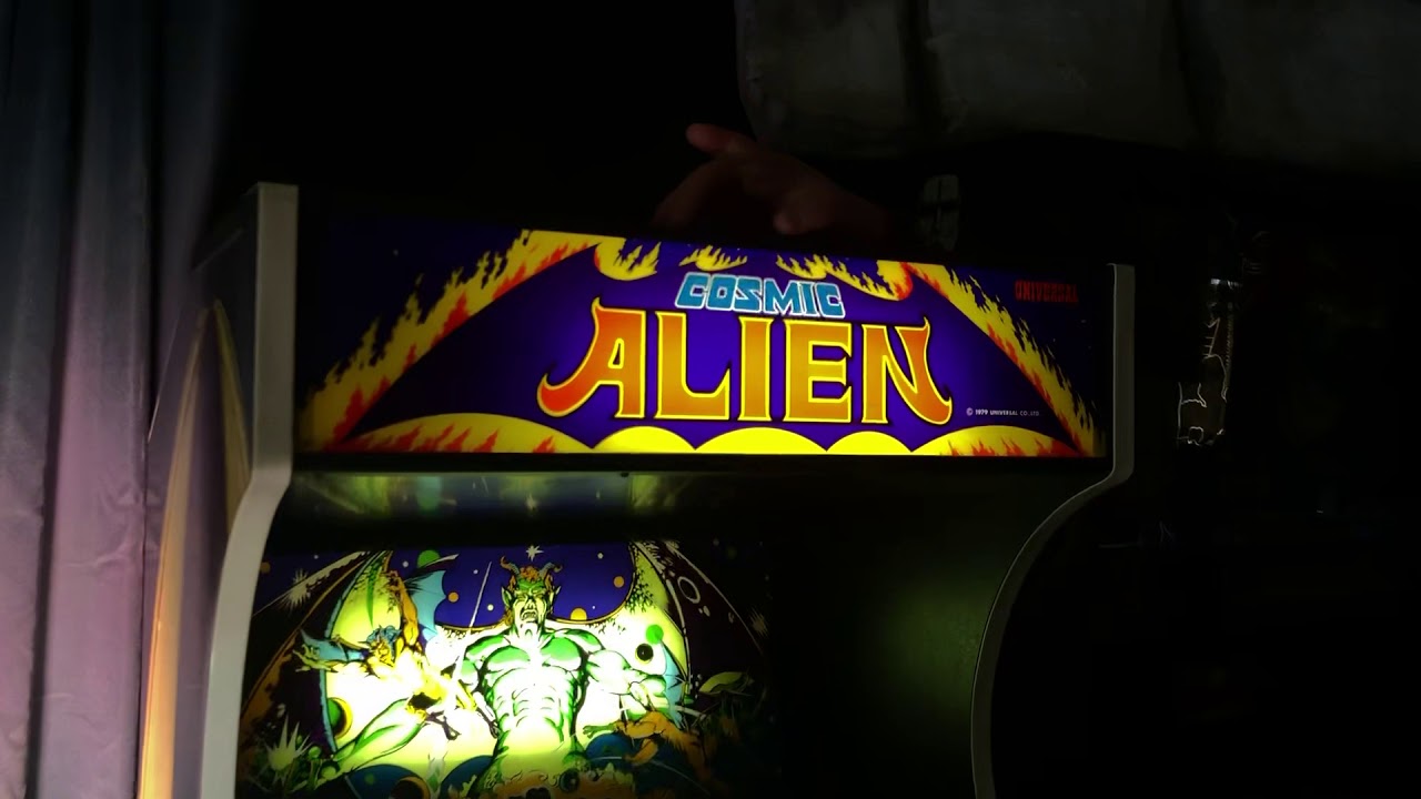 Cosmic Alien from Universal! - YouTube