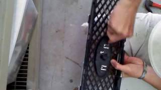 Ford Focus Mod: Debadging Your Grill '05+