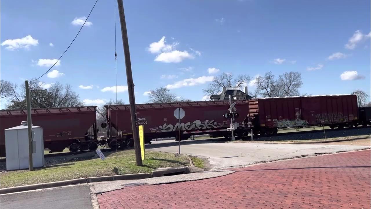 UP 8353 manifest Gladewater, TX - YouTube