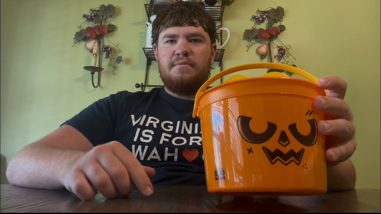 It’s Halloween, so I’m decorating a boo bucket for you guys! - YouTube