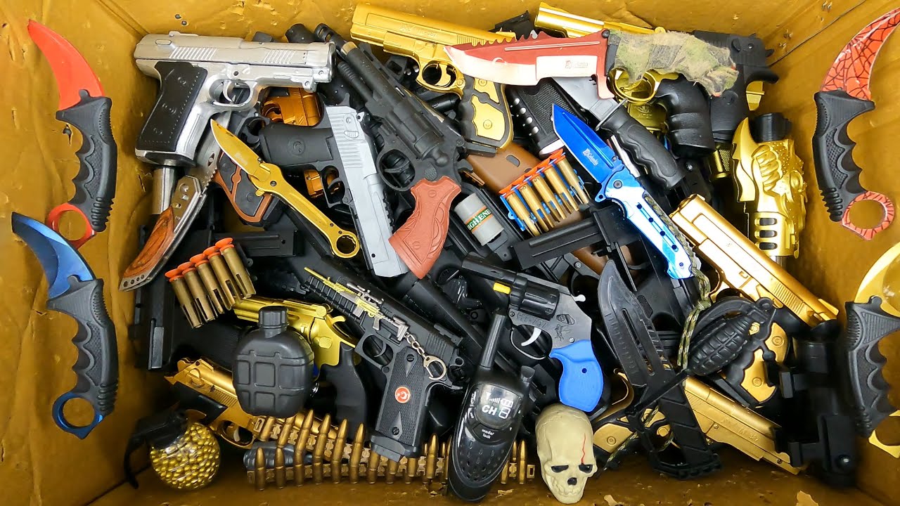 Karambit Knives, Revolver Pistols, Real Custom Knives, Box of Toy ...