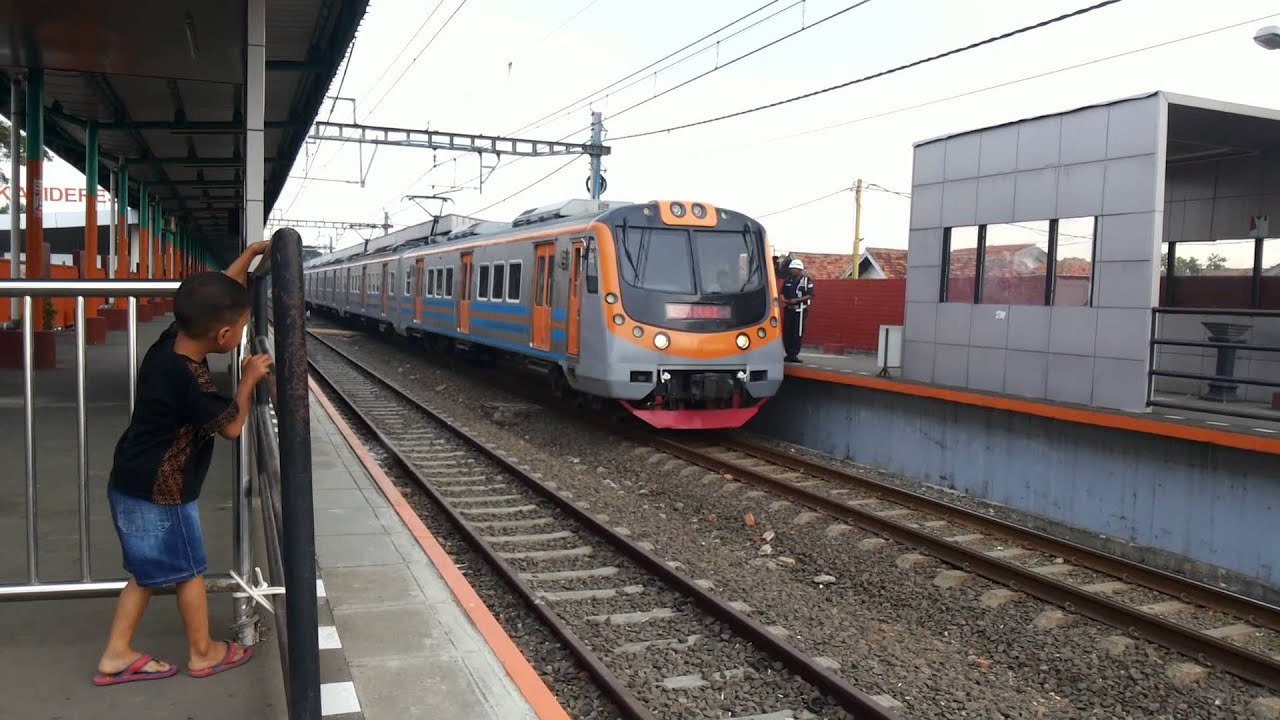 Kereta Api Stasiun Kalideres - YouTube