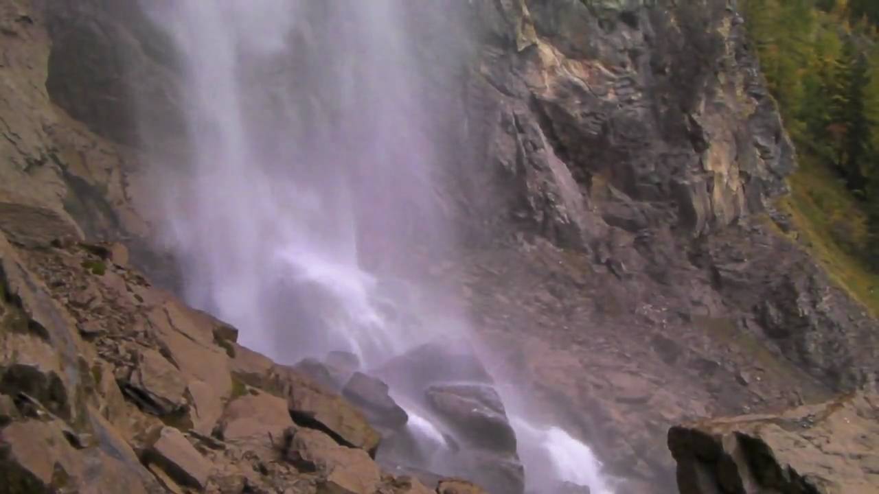 Hinter dem Wasserfall - YouTube