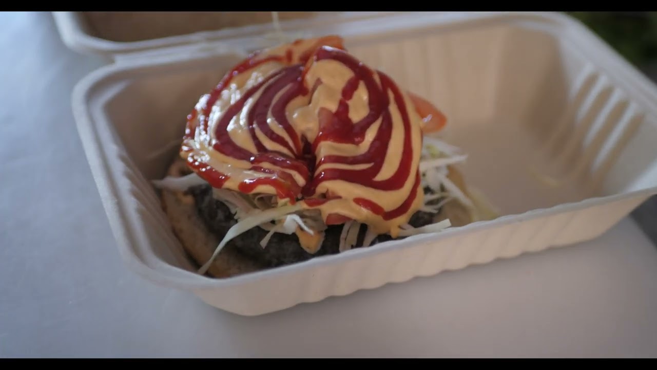 The famous Dominican Chimi - YouTube