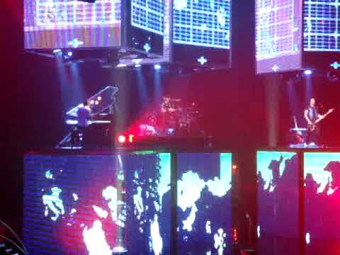 Muse Sheffield Arena 4/11/2009 United States of Eurasia - YouTube