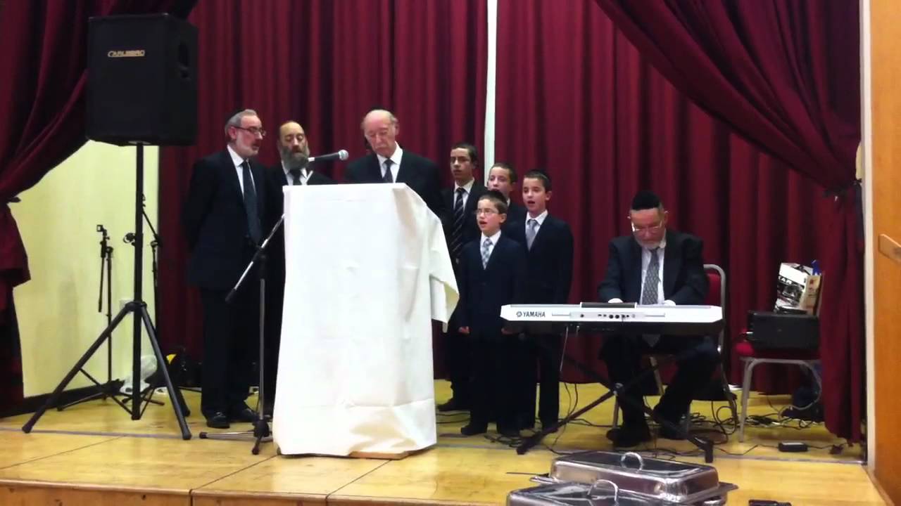 Chazzan Pesach Segal, Sons and Grandsons singing Ve'al Yede - YouTube