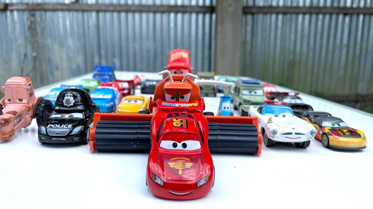 Looking For Disney Pixar Cars On The Rocky Road : Lightning McQueen ...