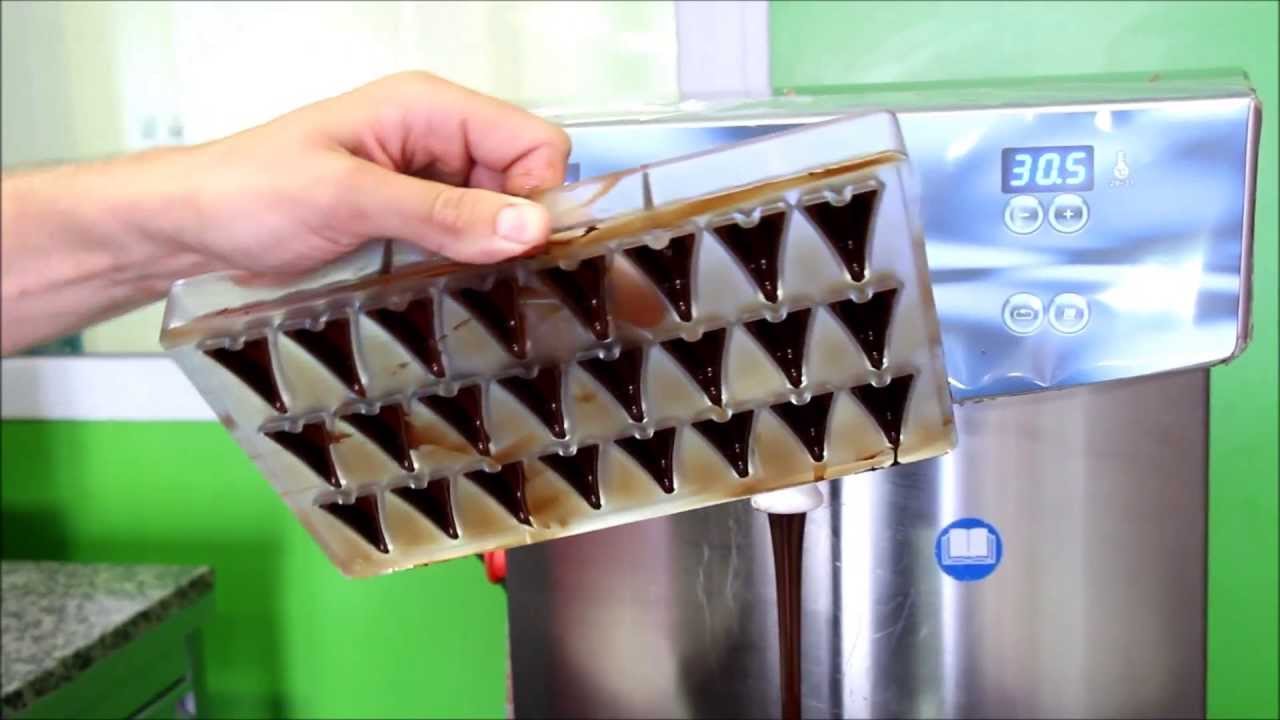 Christophe ROUSSEL, instants de création autour du chocolat - YouTube