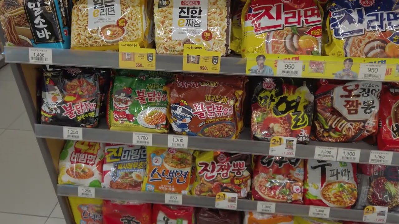 4K Tour of Emart 24 | Convenience Store in Korea | Snack Heaven - YouTube