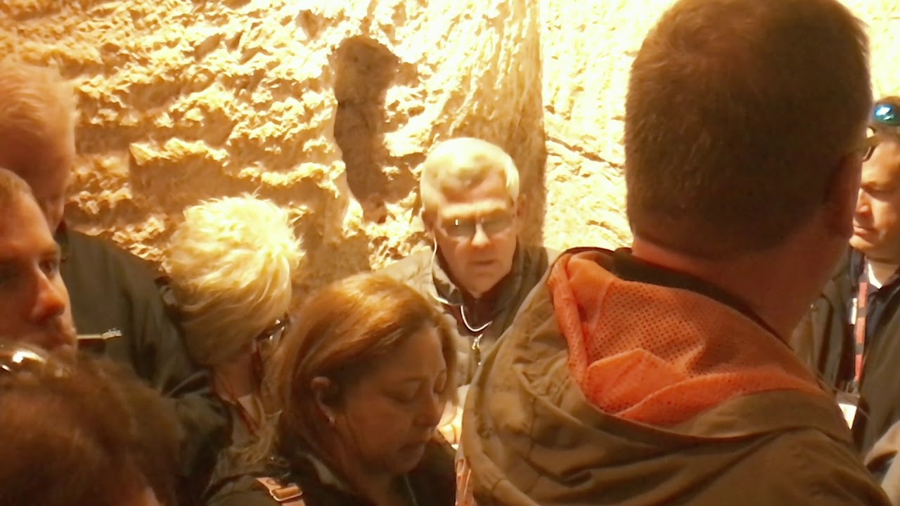 Israel Trip - The Sacred Pit: Reading & Prayer - YouTube