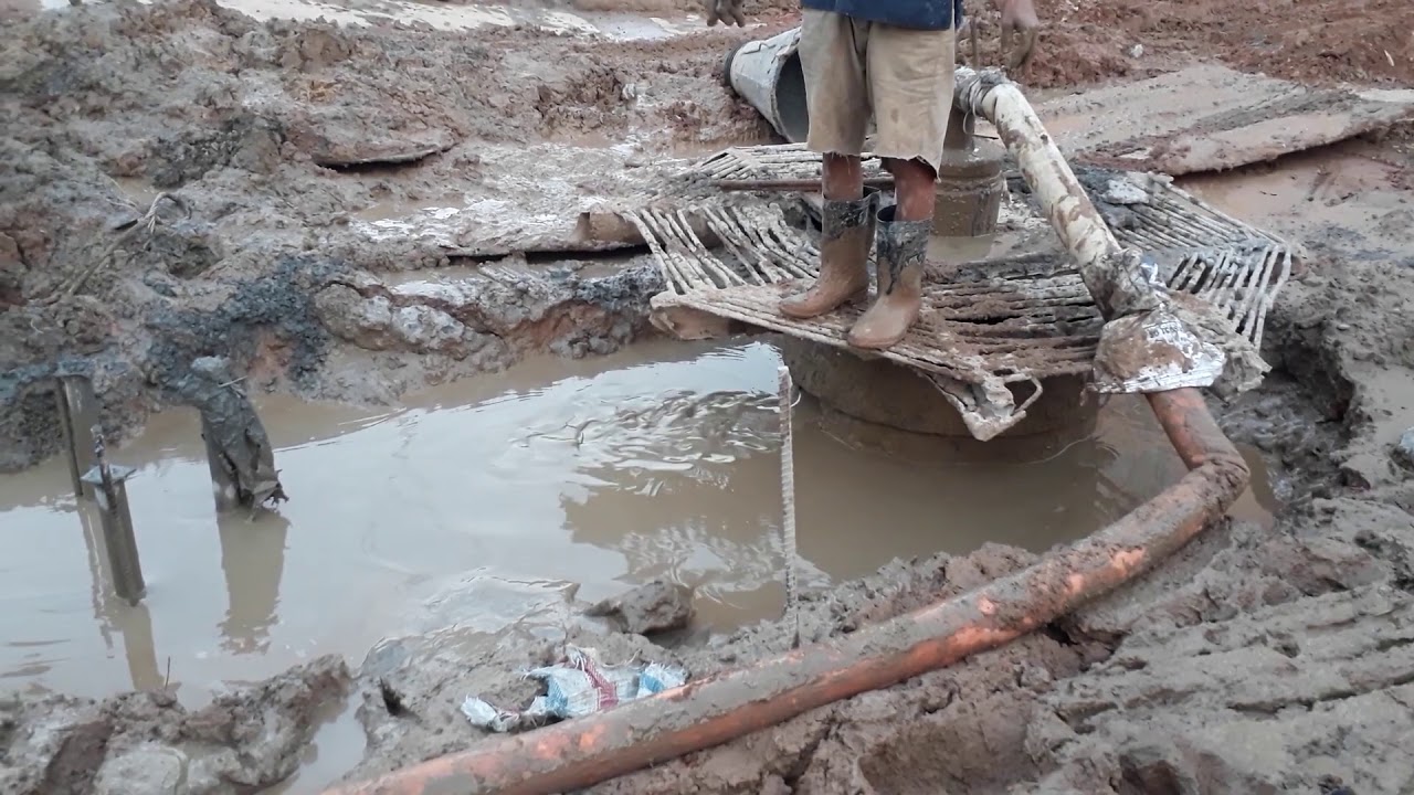 The process of blowing D800 pile piles with circulating pump method ...