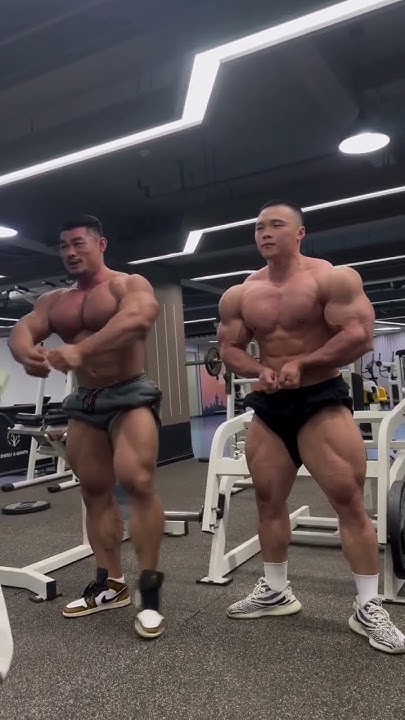Shen Chen Long X Ou Zhi Ming | Bodybuilding posing - YouTube