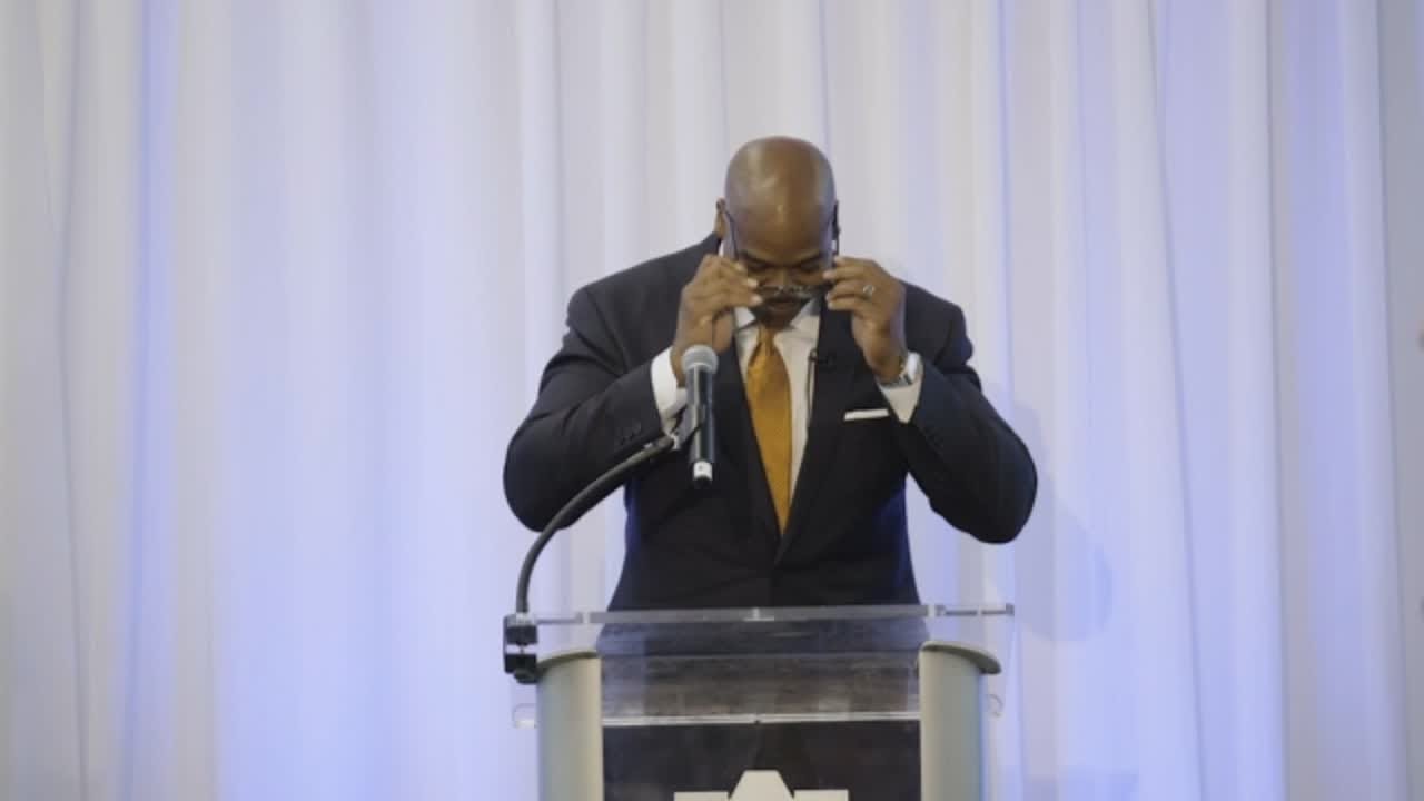 Frank Thomas speaks ahead of statue unveiling ceremony - YouTube