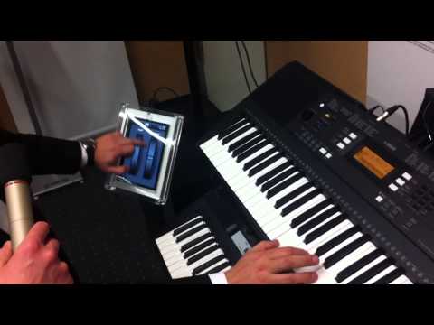 YAMAHA PSR E343 Musimesse 2013 - YouTube