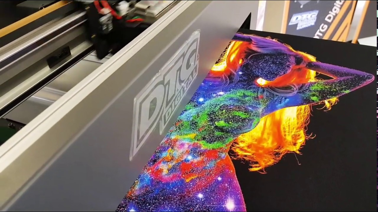 DTG M2 stampa digitale diretta su t-shirt nera - YouTube