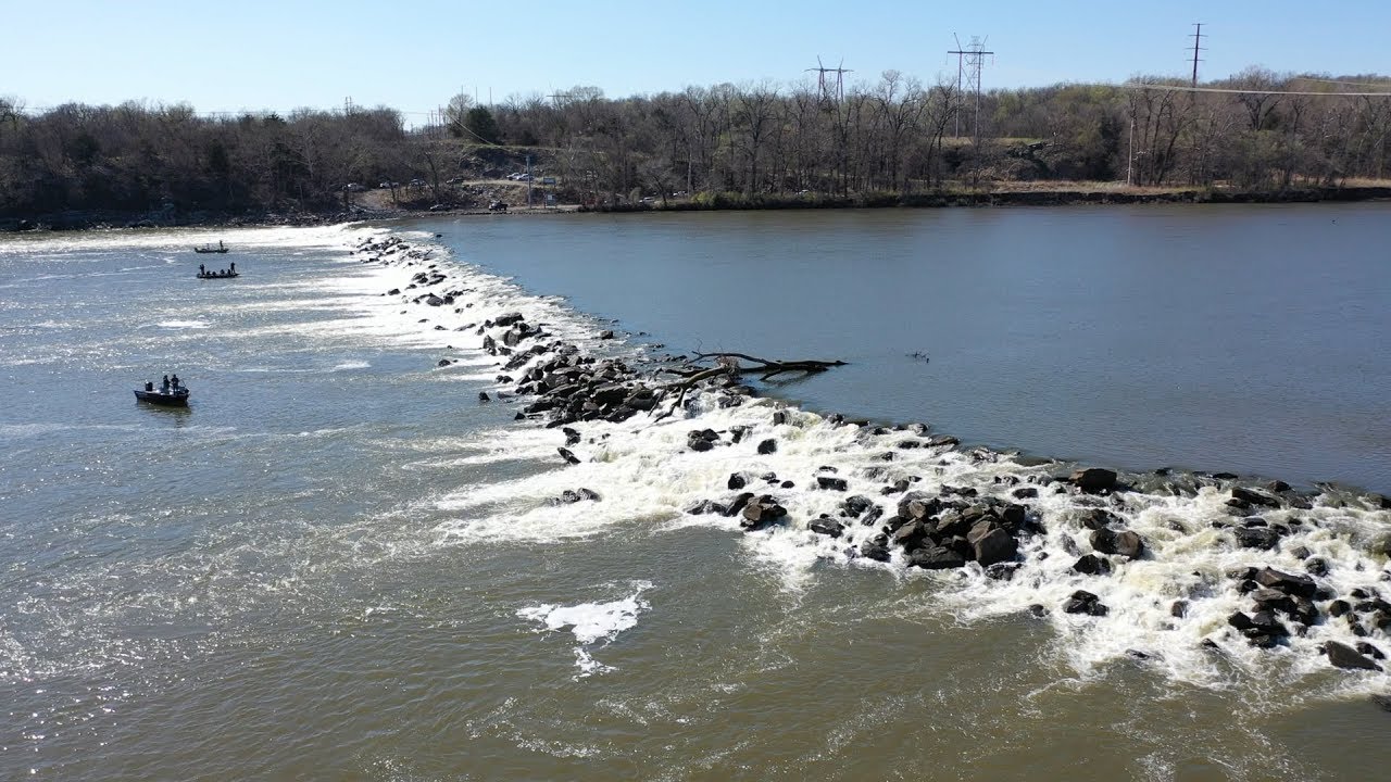 Chouteau Bend Low Water Dam - YouTube
