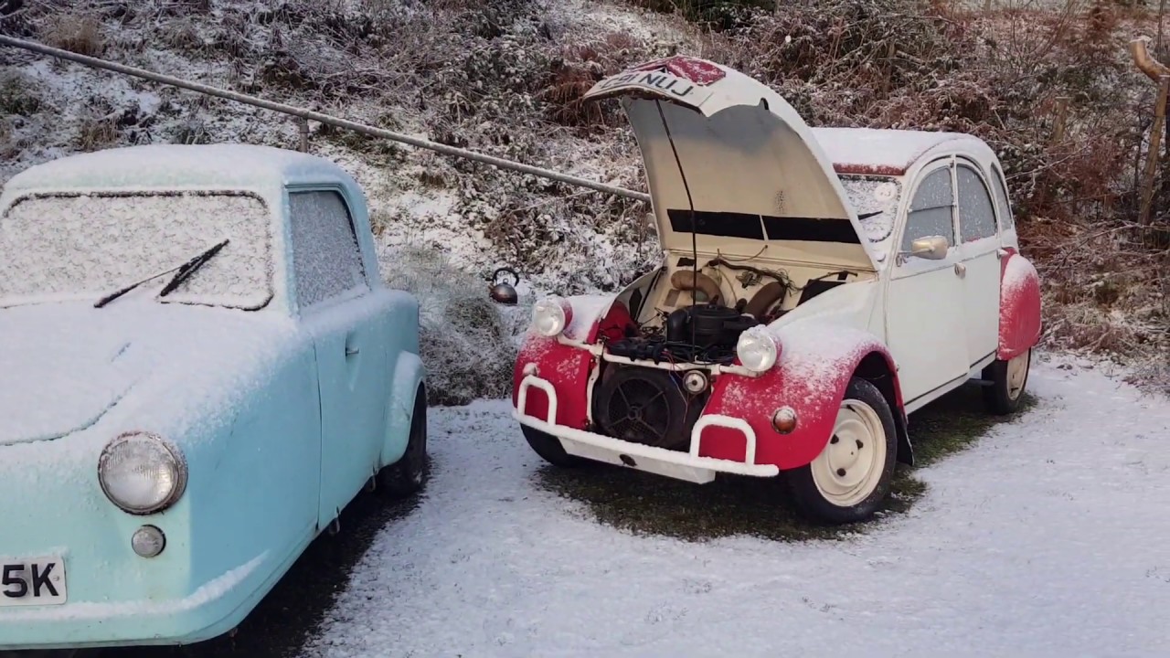 2CV: A tale of snow and rear brake pipes - YouTube