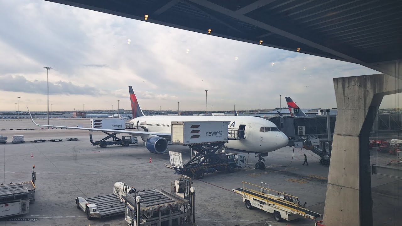 Madrid-New York, en un clasico Boeing 767-300ER de 24 años, Delta ...