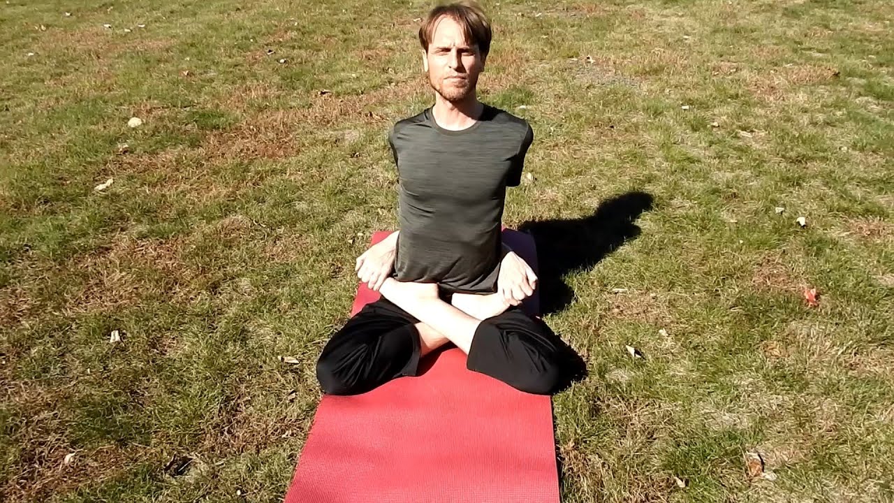 How to Achieve the Full Lotus Pose - YouTube