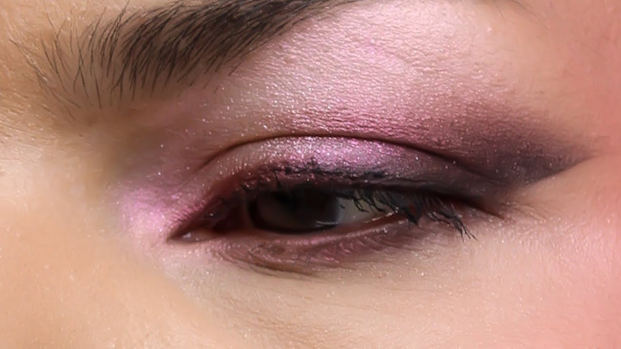 DIVINE ROSE I MTHRSHP Palette focus 001 #patmcgrath #patmcgrathlabs # ...