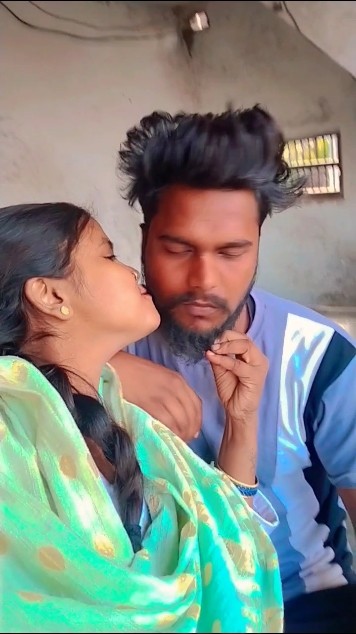 Mujhko To acchi Lagti Hai#shortvideo - YouTube