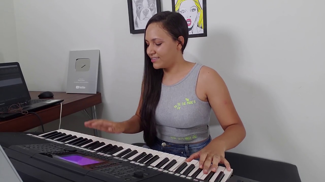 Flávia Sousa tecladista - YouTube