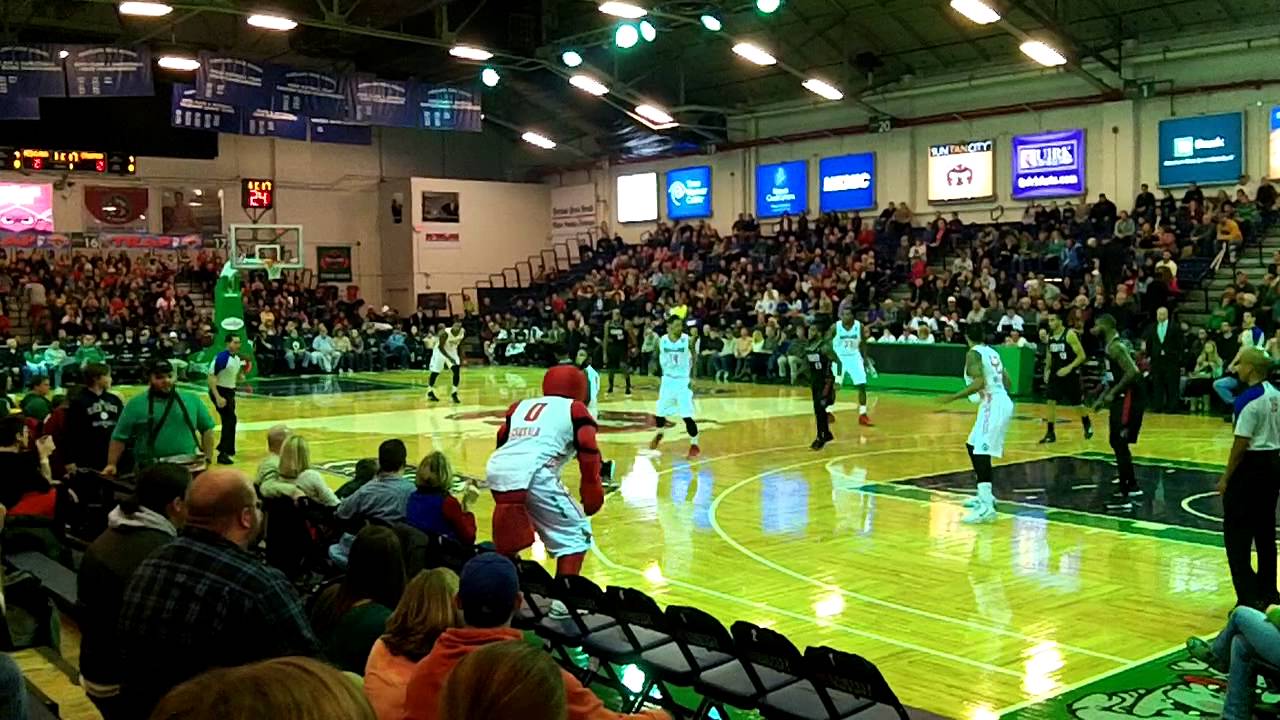 The red Claws - Portland, Maine #shorts - YouTube