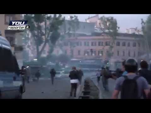 Lazio fans clash with police after Rome Derby defeat - YouTube