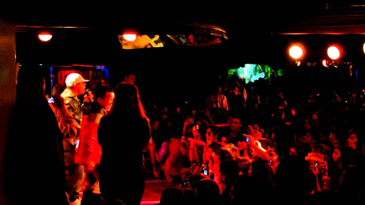 NENEMALO EN LA MATINEE DE ABADIA - YouTube