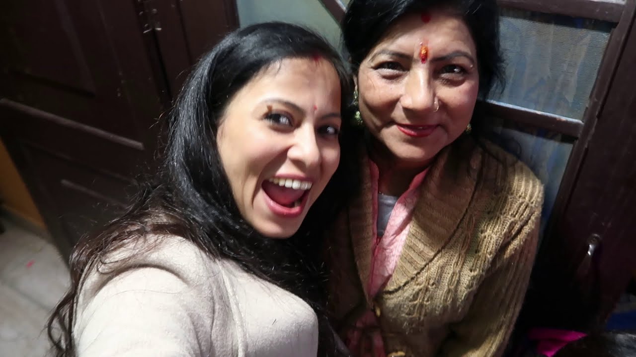 Haste Haste Sab Ro Paden | Family Vlog | Sakhiyon Ka Kona - YouTube