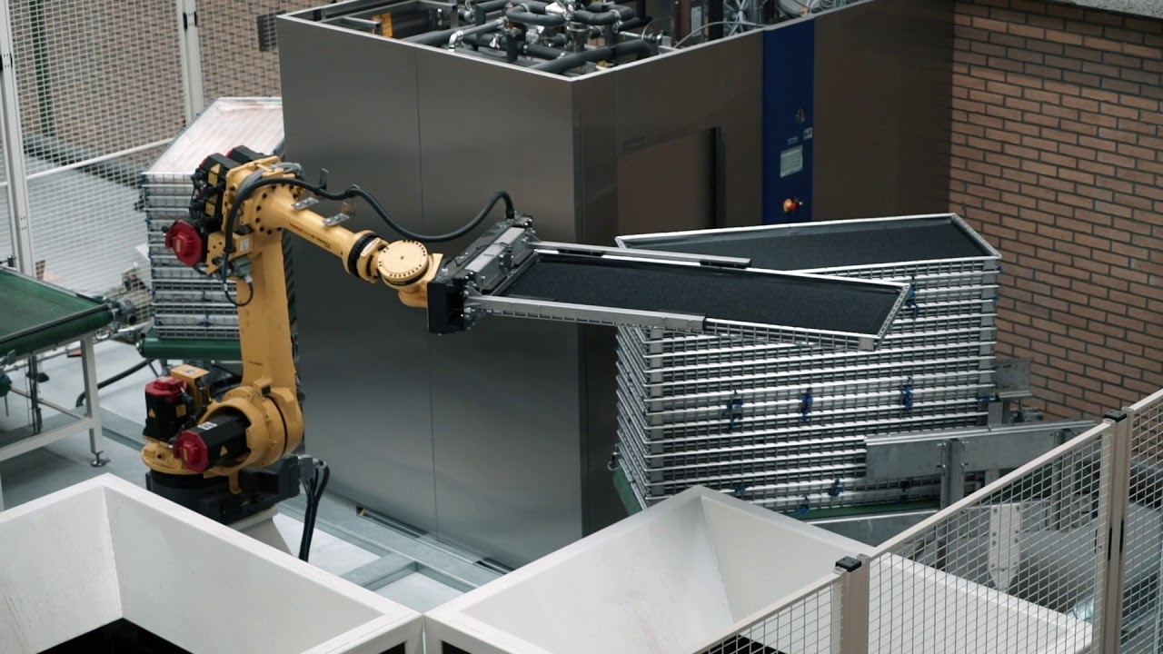 Rolan Robotics Handlingrobots in beeld bij Bejo Zaden - YouTube