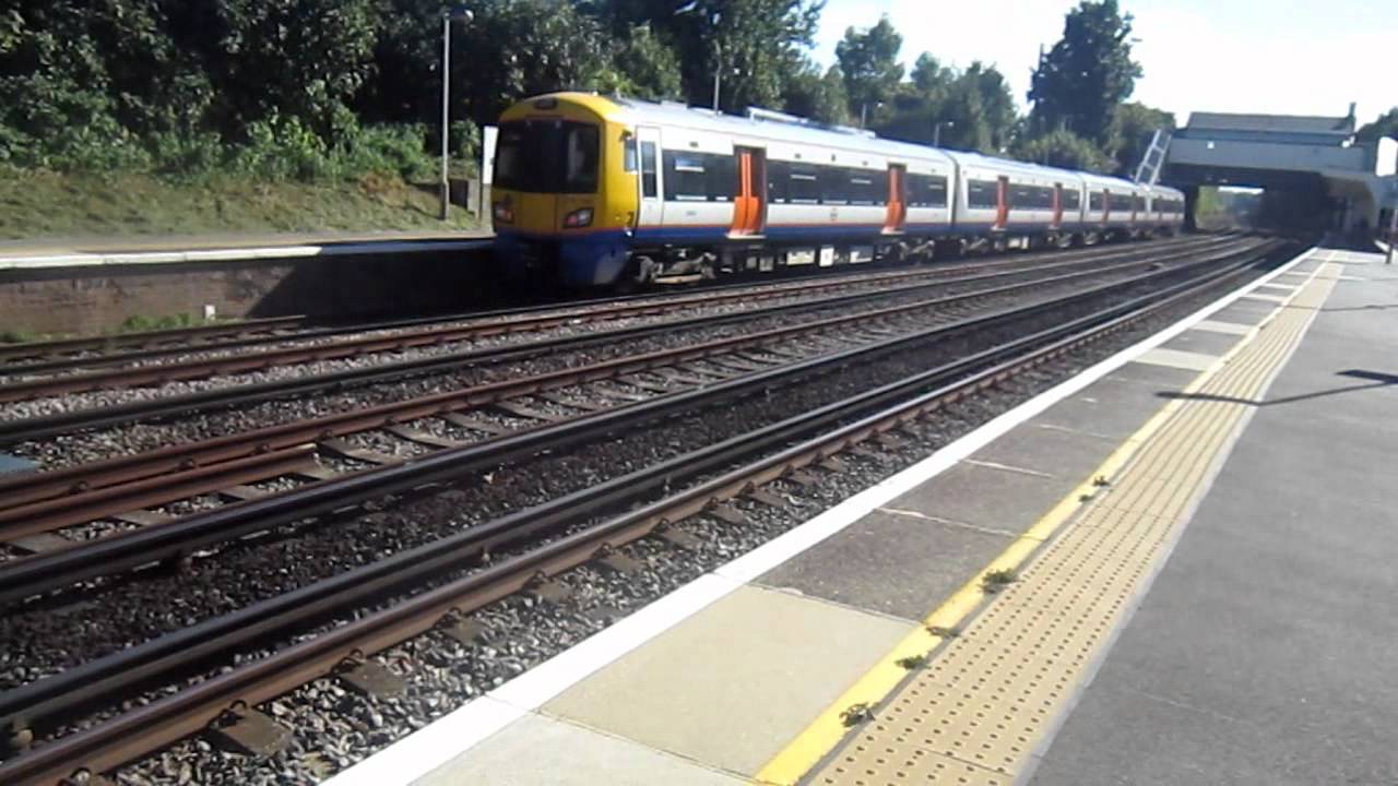 Southern, First Capital Connect & London Overground trains at Honor Oak ...